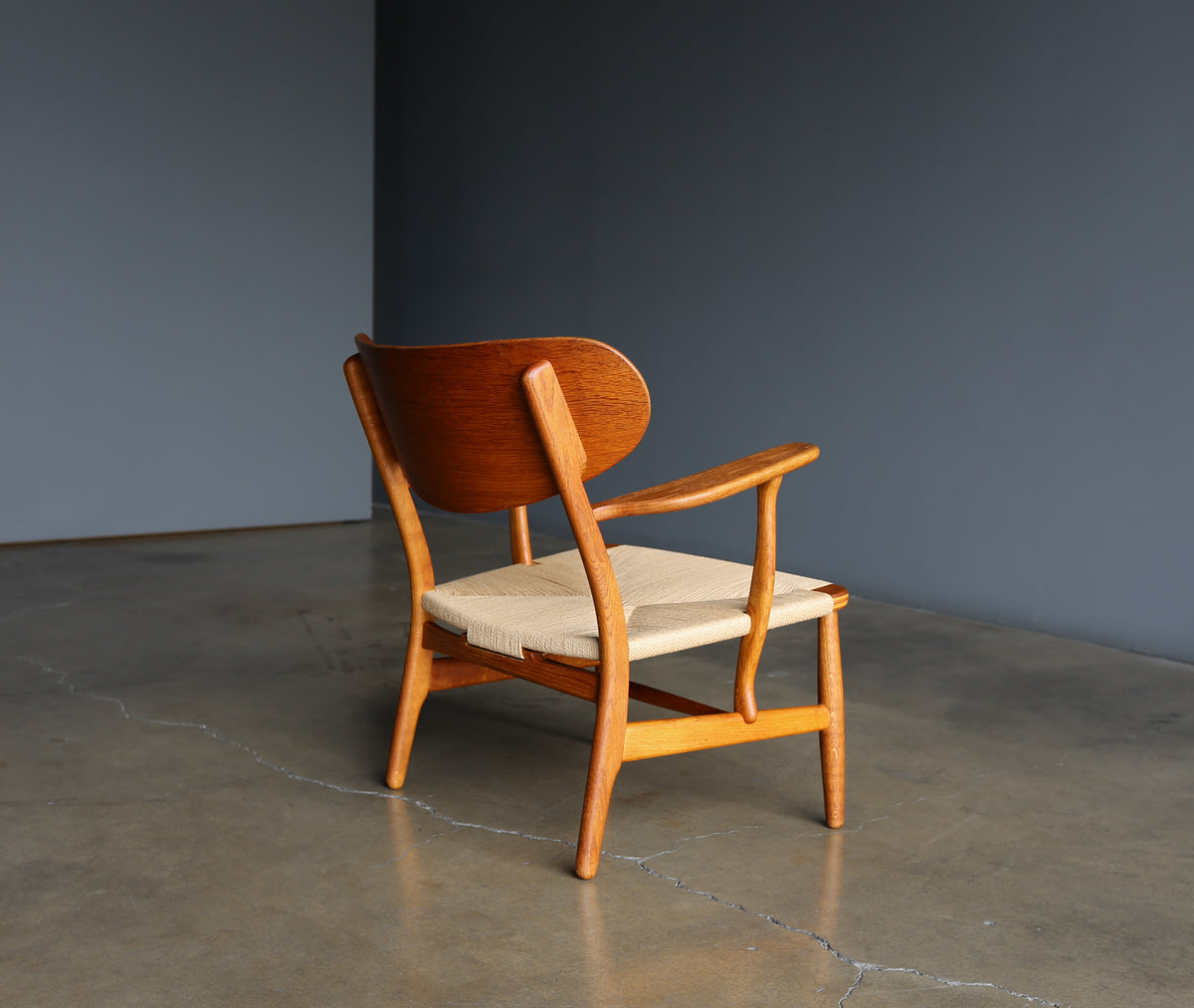 = SOLD = Hans J. Wegner CH22 Lounge Chair for Carl Hansen & Søn, Denma ...